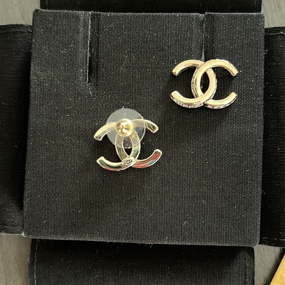 CHANEL | Jewelry | Gold Chanel Earrings With Crystals | Poshmark